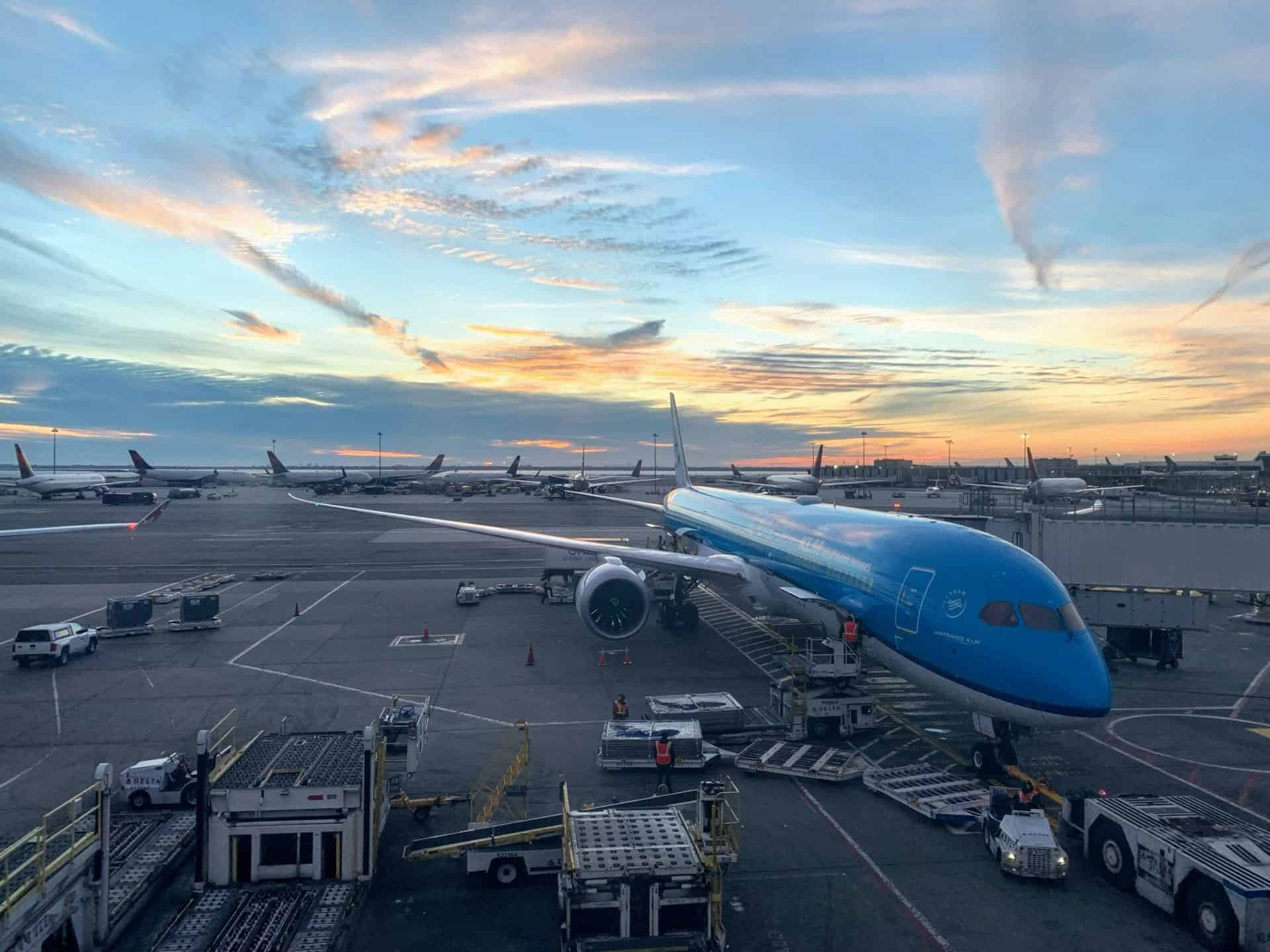KLM Boeing 787-10 Business Class Review - New York to Amsterdam - 10xTravel